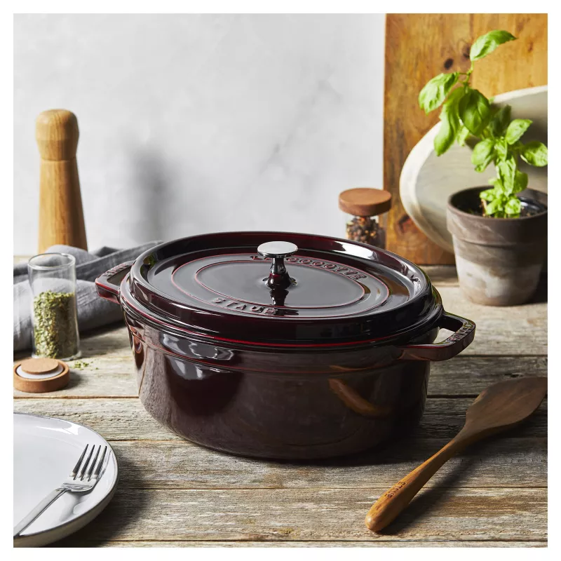 Cocotte Staub 31 cm Ovale Grenadine – Fonte émaillée – 5,5 L